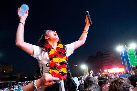 auch-bundesrat-stimmt-public-viewing-bei-fu-ball-wm-zu